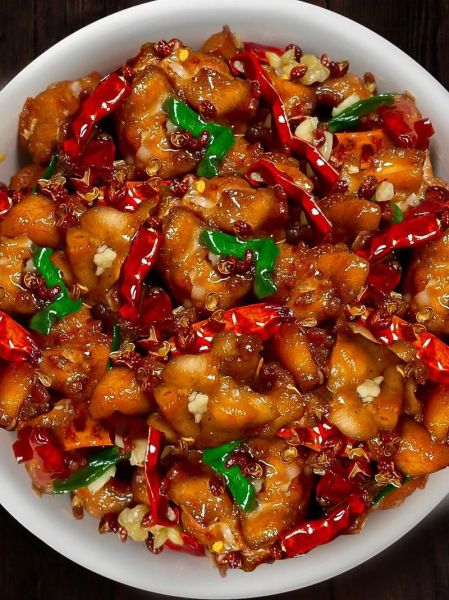 辣子鸡丁怎么做才正宗_辣子鸡丁家常做法大全-第1张图片-山城妙识