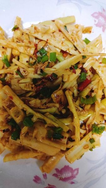 凉拌竹笋怎么做又脆又好吃_竹笋焯水几分钟最佳-第3张图片-山城妙识