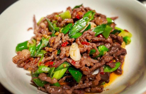 蒜苗炒牛肉怎么炒才嫩_牛肉嫩滑不柴的秘诀-第2张图片-山城妙识