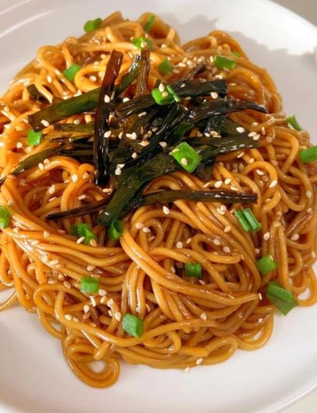 葱油拌面怎么做_正宗葱油拌面步骤-第1张图片-山城妙识