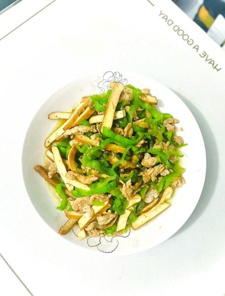 青椒肉丝的肉丝怎么腌_腌多久才入味-第1张图片-山城妙识 青椒肉丝的肉丝怎么腌_腌多久才入味-第1张图片-山城妙识