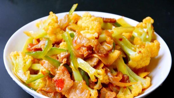 椰菜花炒肉怎么做_椰菜花炒肉热量高吗-第1张图片-山城妙识