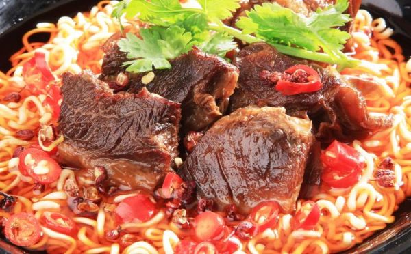 红烧牛肉面辣吗_红烧牛肉面辣不辣-第1张图片-山城妙识