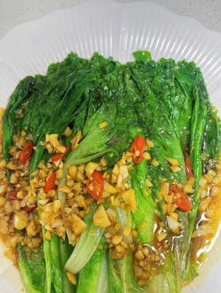 蒜泥生菜怎么炒才脆_蒜泥生菜焯水还是直接炒-第1张图片-山城妙识