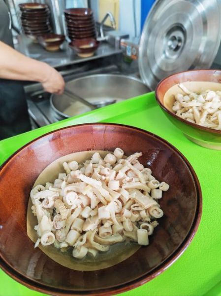 羊肉灌肠怎么做好吃_羊肉灌肠的做法步骤-第3张图片-山城妙识