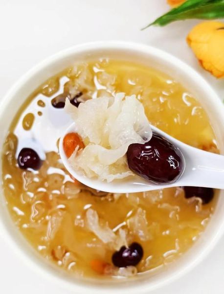 银耳红枣枸杞汤的做法_银耳红枣枸杞汤的功效与作用-第2张图片-山城妙识