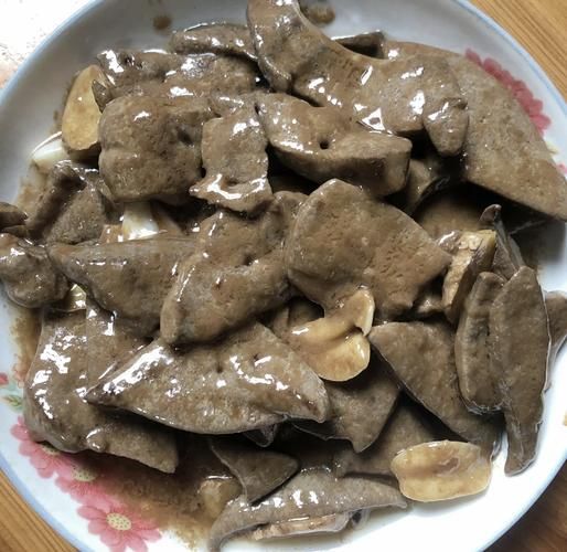 葱爆猪肝怎么做_猪肝去腥嫩而不柴的秘诀-第1张图片-山城妙识