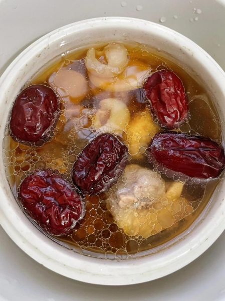 猪骨汤补气补血的做法_猪骨汤怎么做最补气血-第1张图片-山城妙识