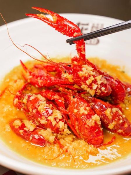 蒜泥龙虾怎么做才正宗_蒜泥龙虾最正宗的做法-第1张图片-山城妙识