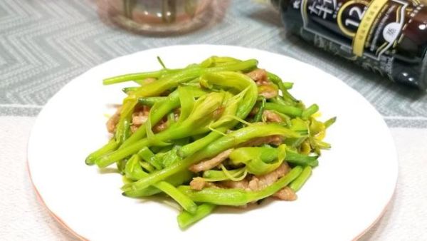 新鲜黄花菜炒肉怎么做_黄花菜炒肉要焯水吗-第3张图片-山城妙识 新鲜黄花菜炒肉怎么做_黄花菜炒肉要焯水吗-第3张图片-山城妙识