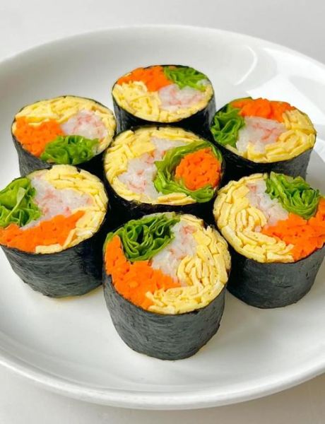 花样寿司的做法视频_如何卷出高颜值寿司卷-第1张图片-山城妙识