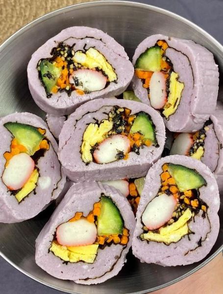 花样寿司的做法视频_如何卷出高颜值寿司卷-第3张图片-山城妙识