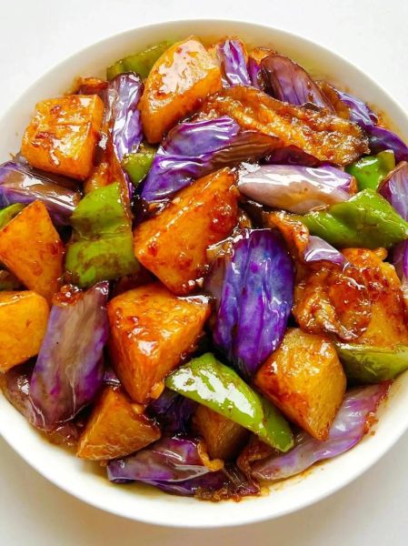 茄子烧土豆怎么炒好吃_茄子土豆先炒哪个-第1张图片-山城妙识 茄子烧土豆怎么炒好吃_茄子土豆先炒哪个-第1张图片-山城妙识