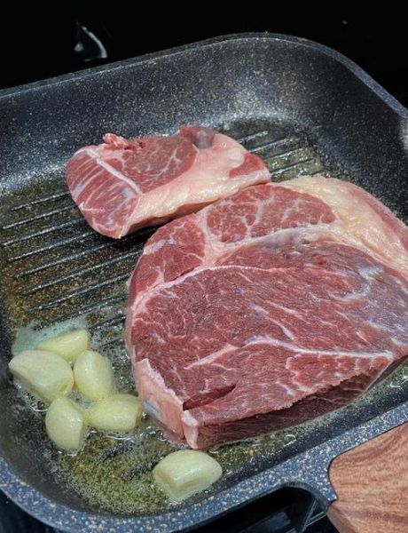 在家煎牛排用什么油_煎牛排用什么油最好-第1张图片-山城妙识