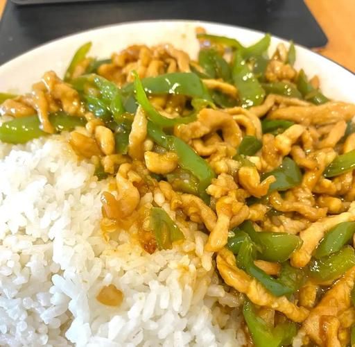 青椒回锅肉盖饭怎么做_回锅肉盖饭热量高吗-第3张图片-山城妙识 青椒回锅肉盖饭怎么做_回锅肉盖饭热量高吗-第3张图片-山城妙识