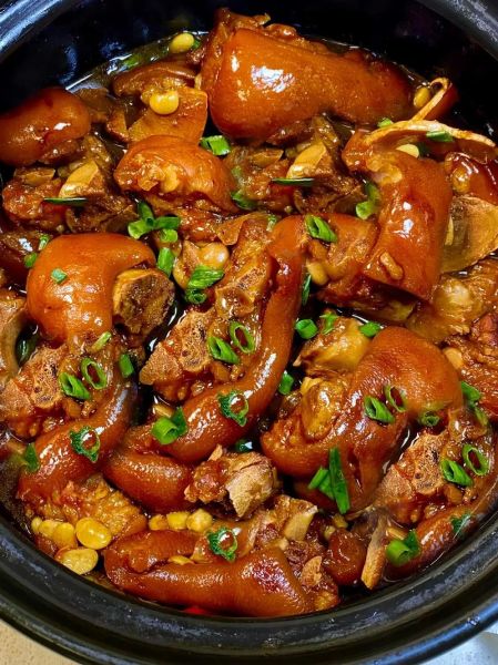 炖猪蹄放什么食材最香_怎么炖猪蹄最入味-第1张图片-山城妙识