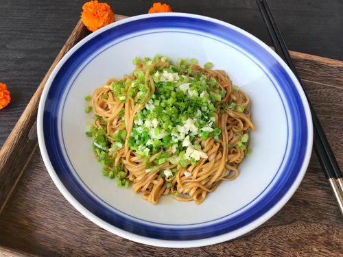 杭州葱油拌面正宗做法_怎么做才香-第3张图片-山城妙识