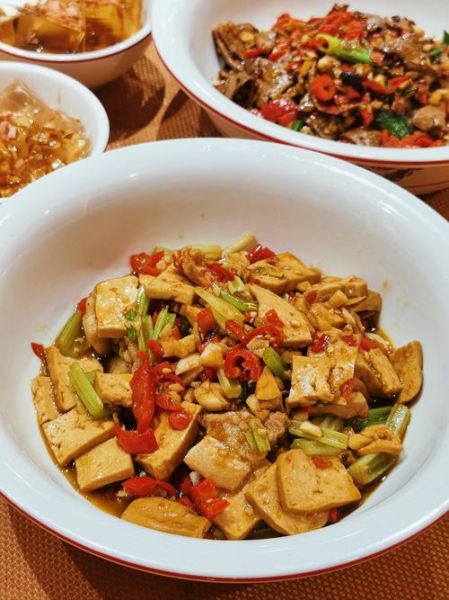 湖南菜有哪些特色_湖南菜图片为什么让人流口水-第1张图片-山城妙识