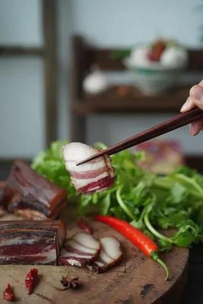 腊肉需要煮熟再炒吗_腊肉炒之前要不要焯水-第2张图片-山城妙识