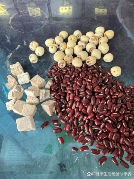 红豆百合莲子粥的功效与作用_红豆百合莲子粥适合什么人喝-第1张图片-山城妙识