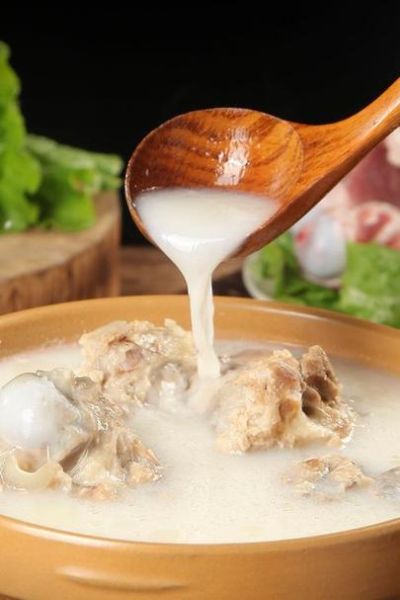 大骨头炖汤加什么配菜_大骨头汤怎么炖好喝-第3张图片-山城妙识