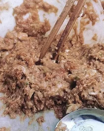 小白菜汆丸子怎么做_汆丸子不柴不散的秘诀-第3张图片-山城妙识