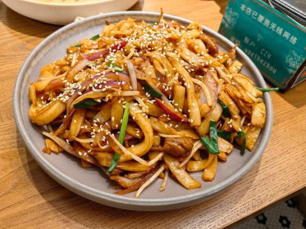 干炒牛河起源于哪里_正宗做法是什么-第2张图片-山城妙识