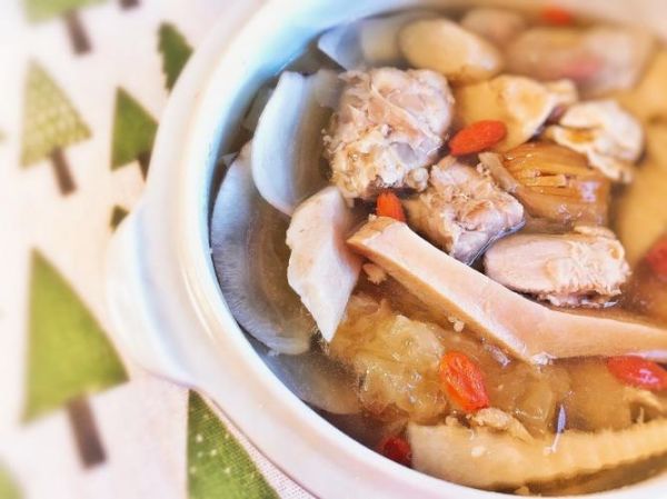 清炖兔子肉怎么做_清炖兔子肉需要焯水吗-第1张图片-山城妙识