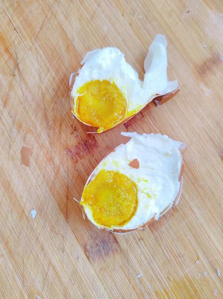 腌咸鸡蛋水和盐的比例_腌咸鸡蛋水盐比例是多少-第3张图片-山城妙识 腌咸鸡蛋水和盐的比例_腌咸鸡蛋水盐比例是多少-第3张图片-山城妙识