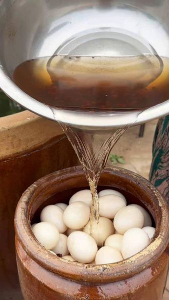 腌咸鸡蛋水和盐的比例_腌咸鸡蛋水盐比例是多少-第1张图片-山城妙识 腌咸鸡蛋水和盐的比例_腌咸鸡蛋水盐比例是多少-第1张图片-山城妙识