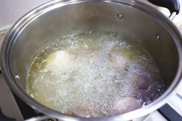 水煮丸子怎么做_水煮丸子煮多久才熟-第3张图片-山城妙识