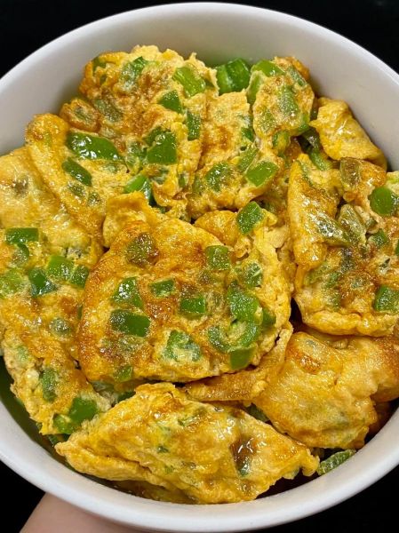 尖椒摊鸡蛋怎么做_尖椒摊鸡蛋的做法窍门-第1张图片-山城妙识