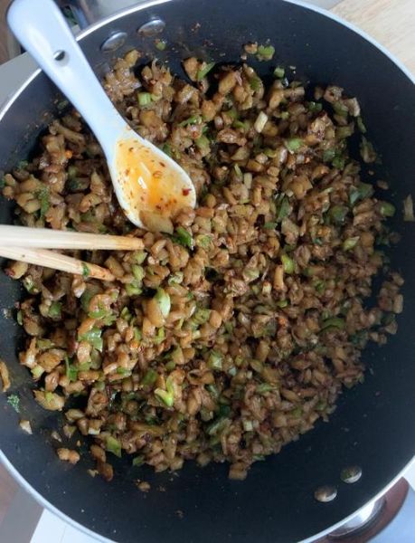 茄子馅包子怎么调馅好吃_茄子馅包子蒸多久才松软-第1张图片-山城妙识 茄子馅包子怎么调馅好吃_茄子馅包子蒸多久才松软-第1张图片-山城妙识