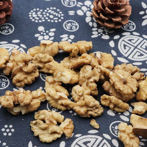 核桃肉是核桃仁吗_核桃肉具体指哪个部位-第2张图片-山城妙识