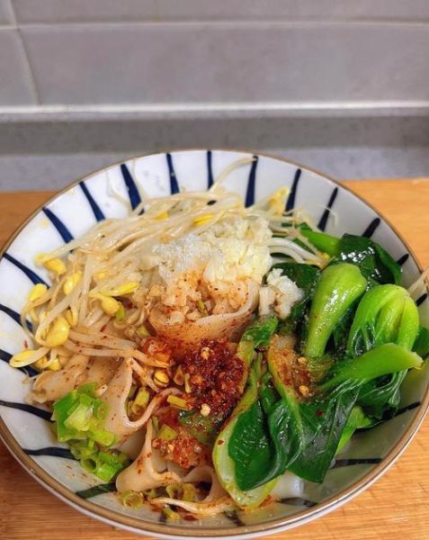 油泼面怎么做_正宗油泼面做法步骤-第2张图片-山城妙识