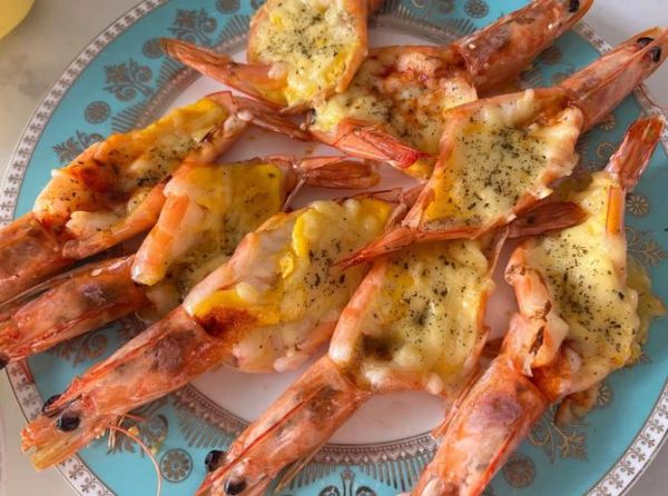 大虾寿司怎么做_家庭版大虾寿司做法-第1张图片-山城妙识