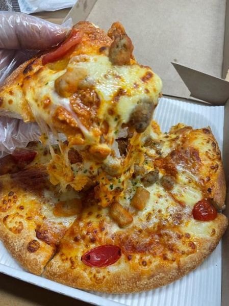 九寸披萨够2个人吃吗_九寸披萨两个人吃会不会太少-第1张图片-山城妙识