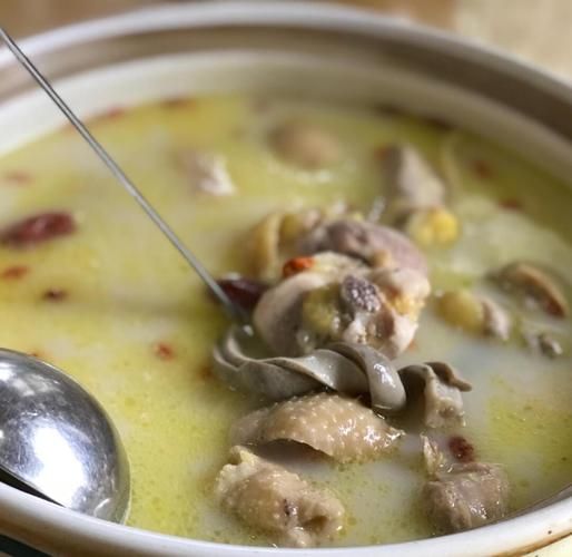 胡椒猪肚鸡煲汤怎么做_正宗做法步骤详解-第1张图片-山城妙识