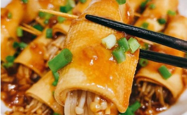 豆皮金针菇怎么做好吃_豆皮金针菇卷的做法大全-第3张图片-山城妙识