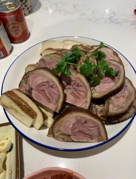 酱肘子怎么做才软烂入味_酱肘子最正宗的做法窍门-第3张图片-山城妙识