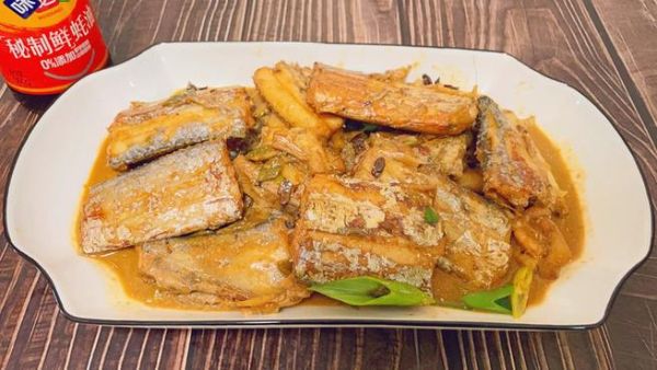 家常炖刀鱼怎么做_刀鱼不腥的秘诀-第1张图片-山城妙识 家常炖刀鱼怎么做_刀鱼不腥的秘诀-第1张图片-山城妙识