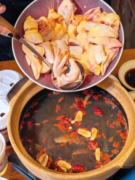 花雕鸡火锅怎么做_正宗做法步骤-第1张图片-山城妙识 花雕鸡火锅怎么做_正宗做法步骤-第1张图片-山城妙识