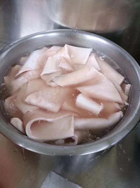肉皮冻怎么做_肉皮冻的做法视频详细步骤-第3张图片-山城妙识