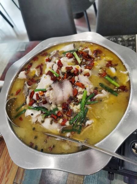 家常酸菜鱼火锅怎么做_酸菜鱼火锅底料选哪种-第2张图片-山城妙识