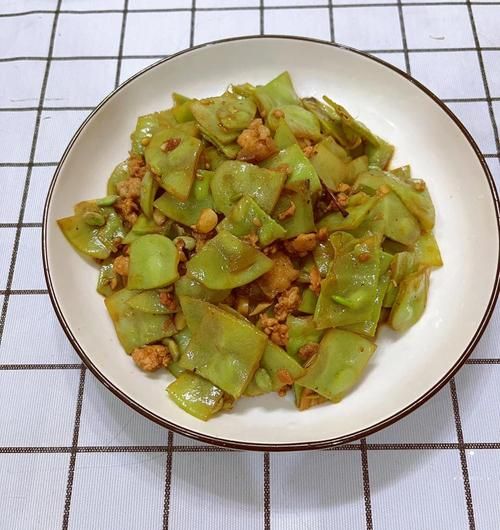 长扁豆怎么做好吃_长扁豆的家常做法大全-第3张图片-山城妙识