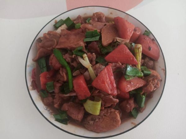 兔肉炖萝卜怎么做_兔肉炖萝卜的家常做法-第1张图片-山城妙识