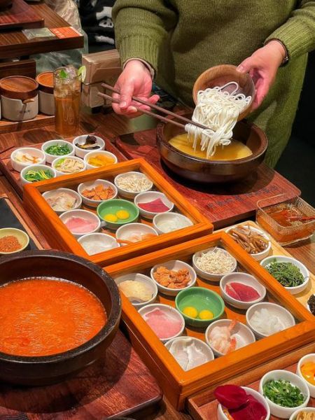 过桥米线怎么做_正宗做法步骤详解-第2张图片-山城妙识 过桥米线怎么做_正宗做法步骤详解-第2张图片-山城妙识