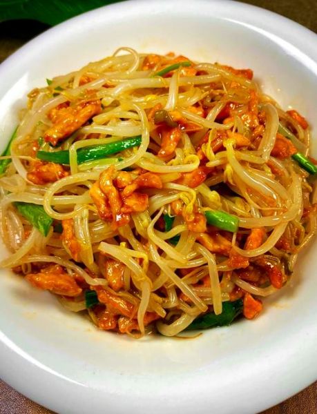 肉炒豆芽菜的家常做法_豆芽菜怎么炒才脆嫩-第1张图片-山城妙识 肉炒豆芽菜的家常做法_豆芽菜怎么炒才脆嫩-第1张图片-山城妙识