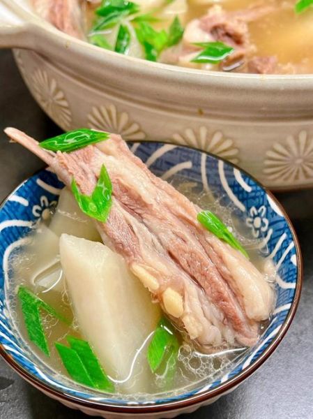 萝卜羊肉煲怎么做好吃_萝卜羊肉煲的做法大全-第1张图片-山城妙识