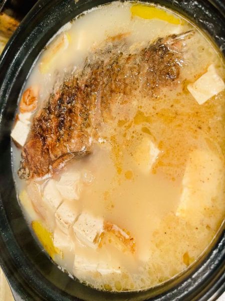 鱼汤炖豆腐怎么做_鱼汤炖豆腐的家常做法-第3张图片-山城妙识